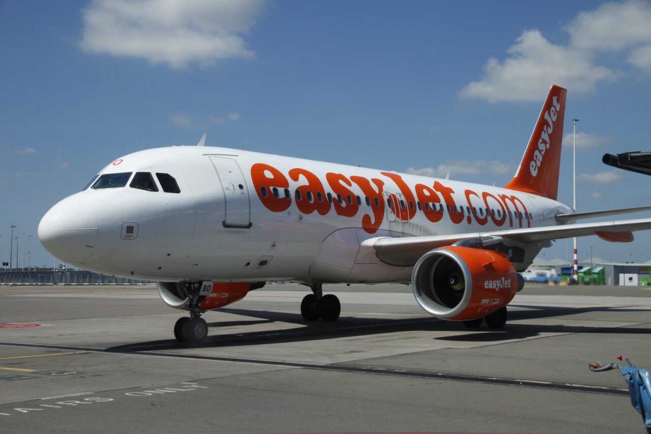 easyJet to add more leased Airbus A320ceos to the fleet