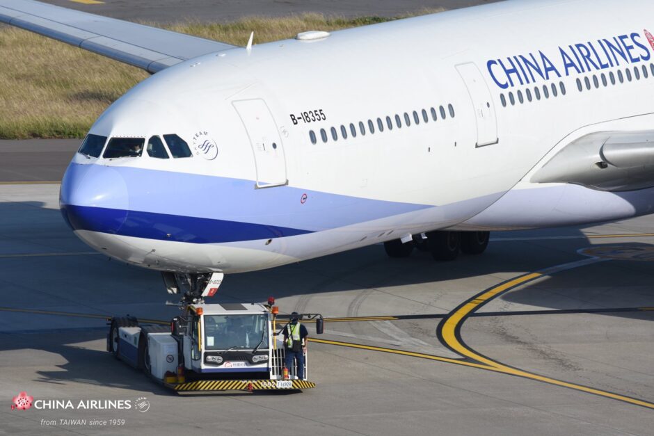 China Airlines selects 787 as A330 replacement