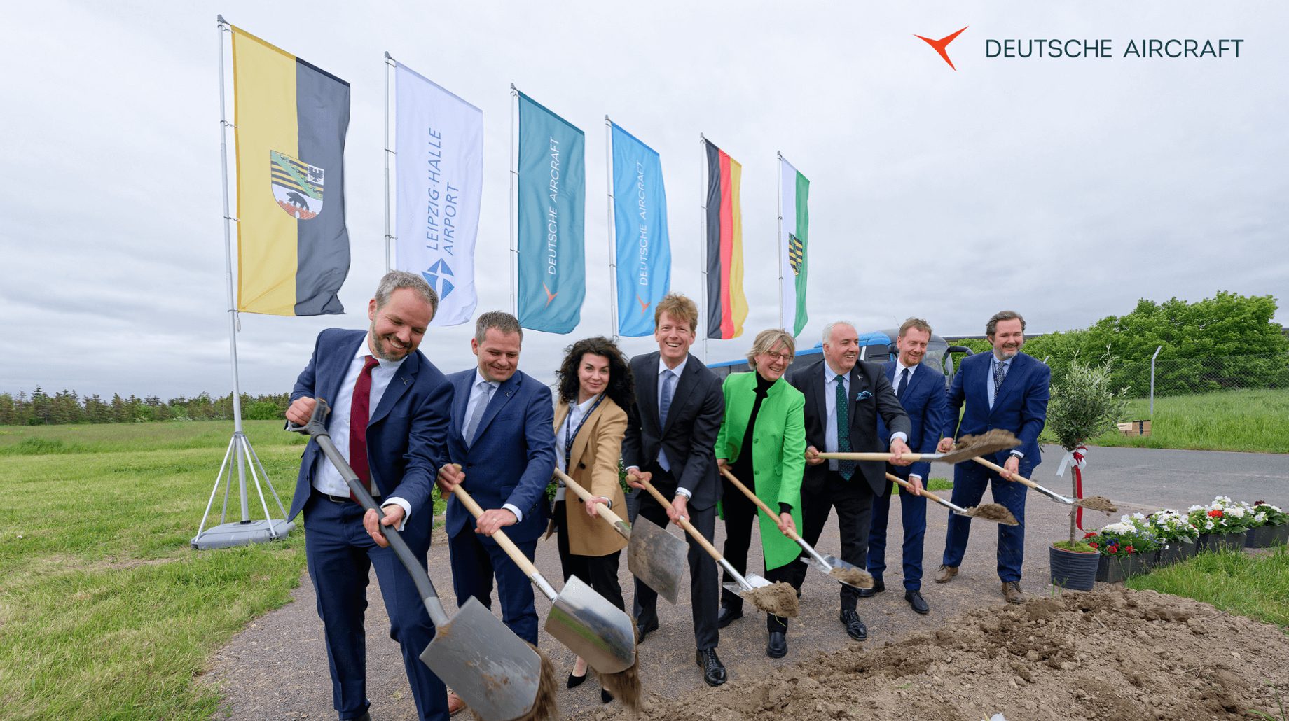 Deutsche Aircraft lands launch customer